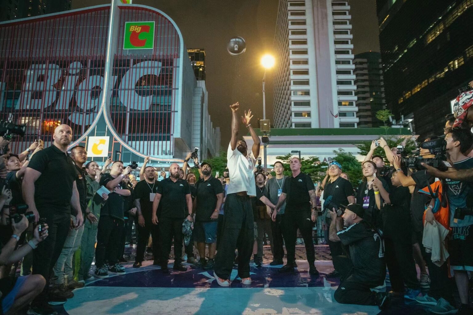 LOOK: Kyrie Irving Debuts Collection at Anta's Show in Thailand - ALL-STAR